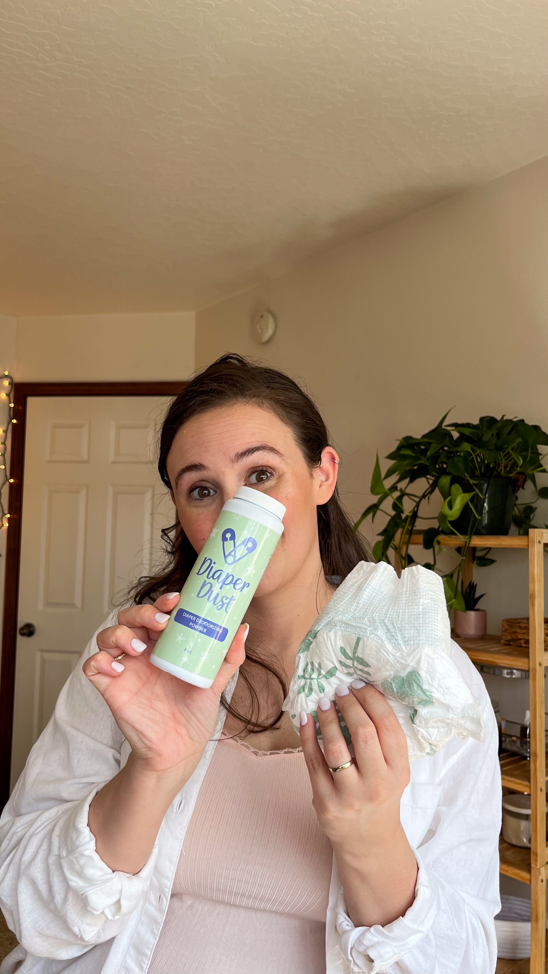 How to Get Rid of Diaper Odor using Diaper Dust